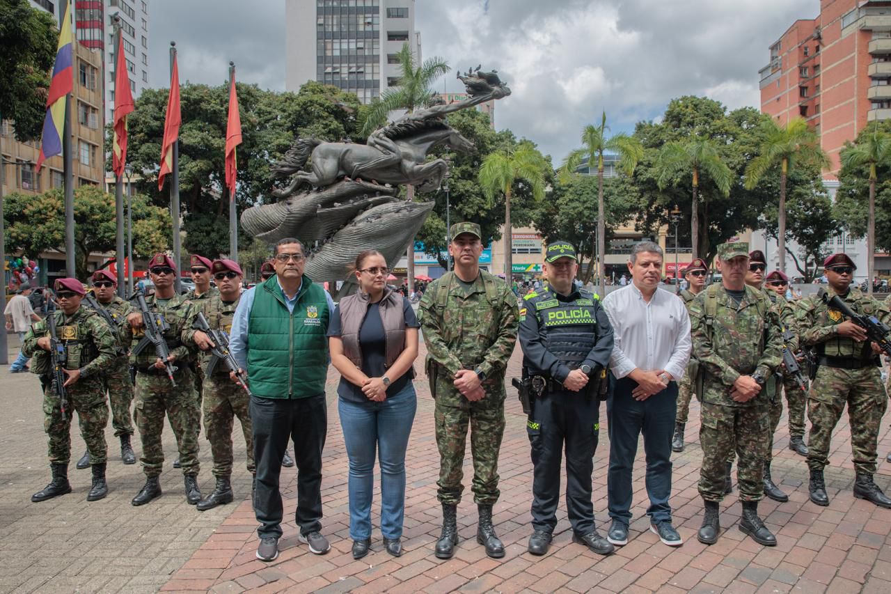 ¿Quiénes son los Boinas Rojas, ¿ A qué llegan?